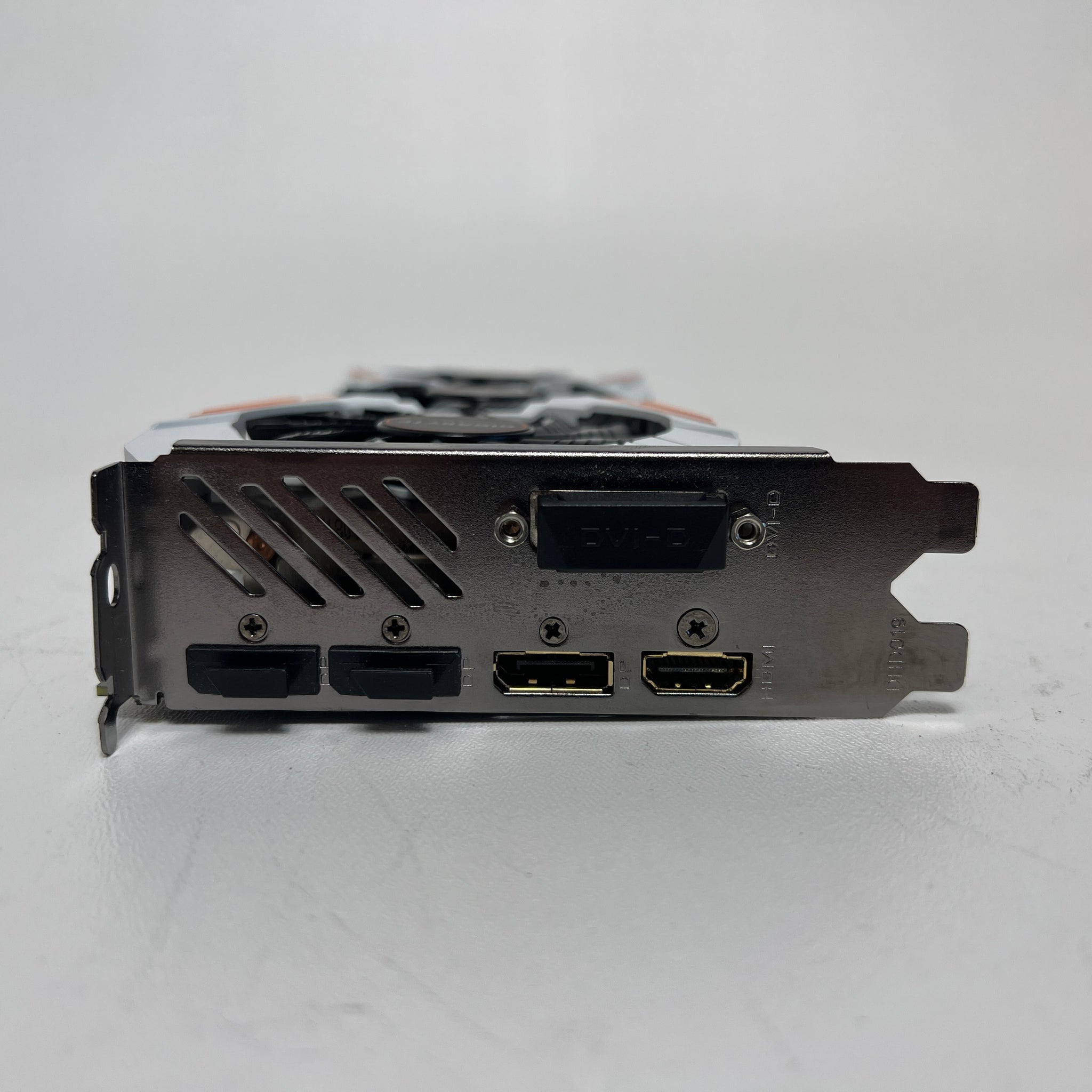 GIGABYTE GeForce GTX 1080 Ti 11GB White GV-N108TGAMING OC GIGABYTE GeForce GTX 1080 Ti 11GB White GV-N108TGAMING OC